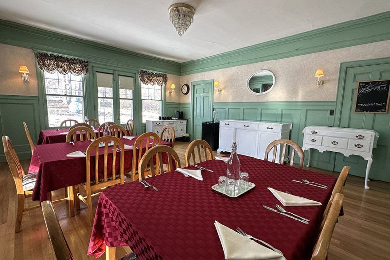 Dexter Maine Bed and Breakfast, The Brewster House